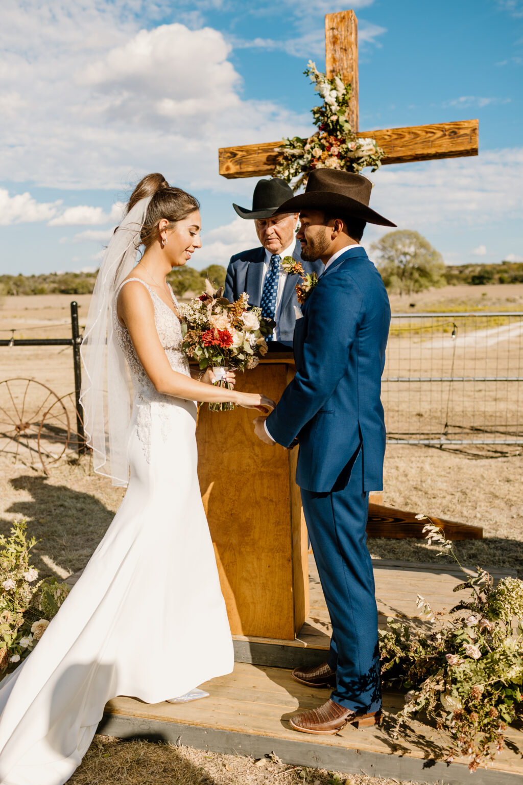 Chic Texas Ranch Wedding | honeywildphotography.com