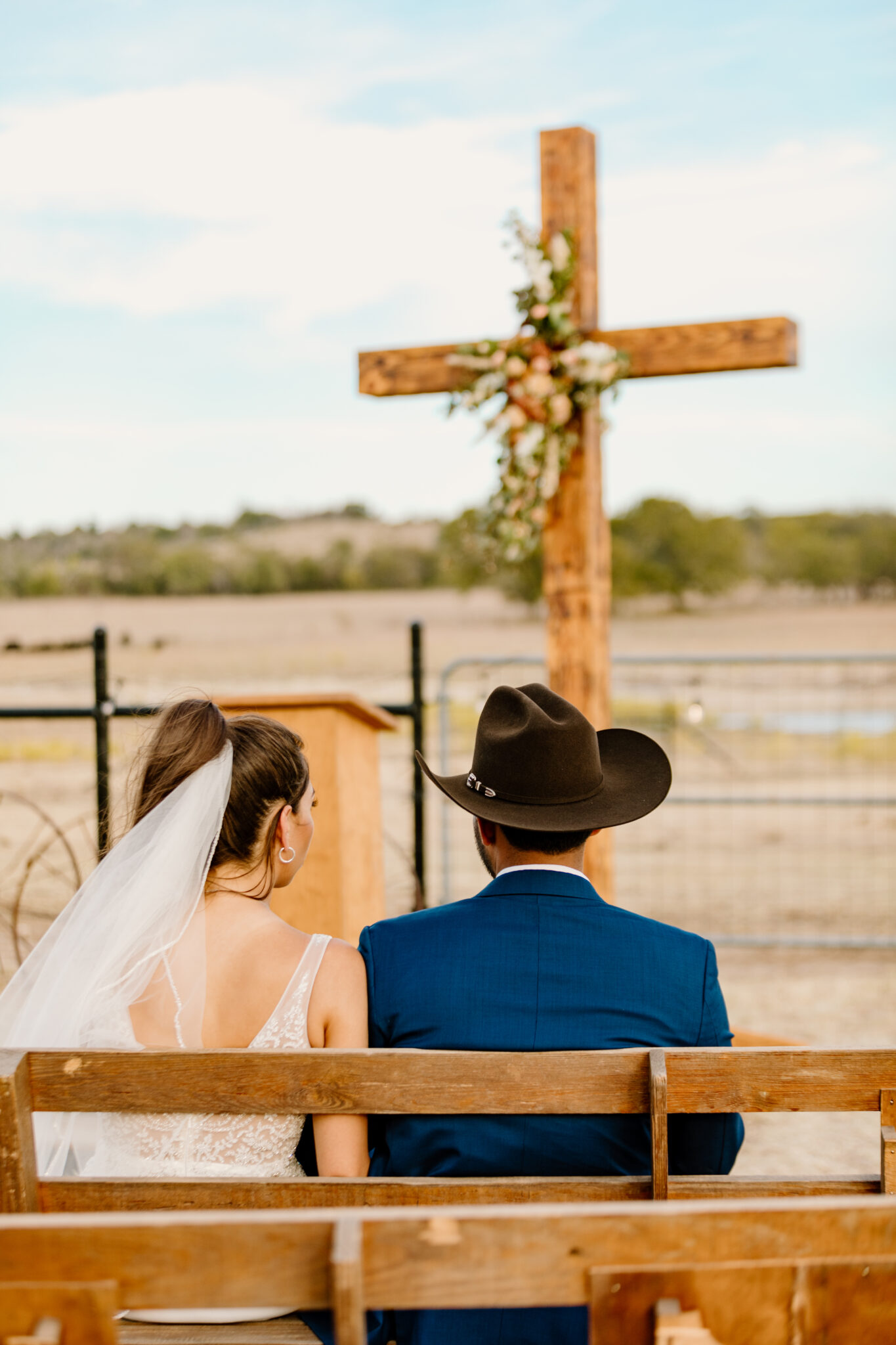 Chic Texas Ranch Wedding | honeywildphotography.com