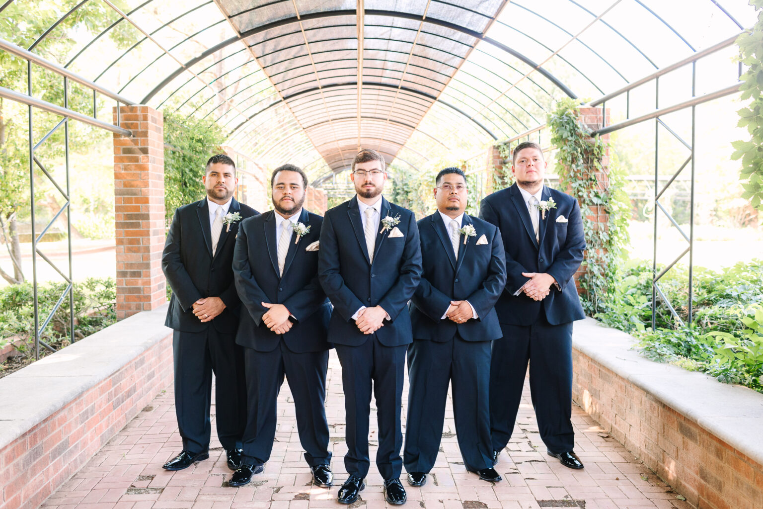 Elegant Clark Gardens Wedding | honeywildphotography.com