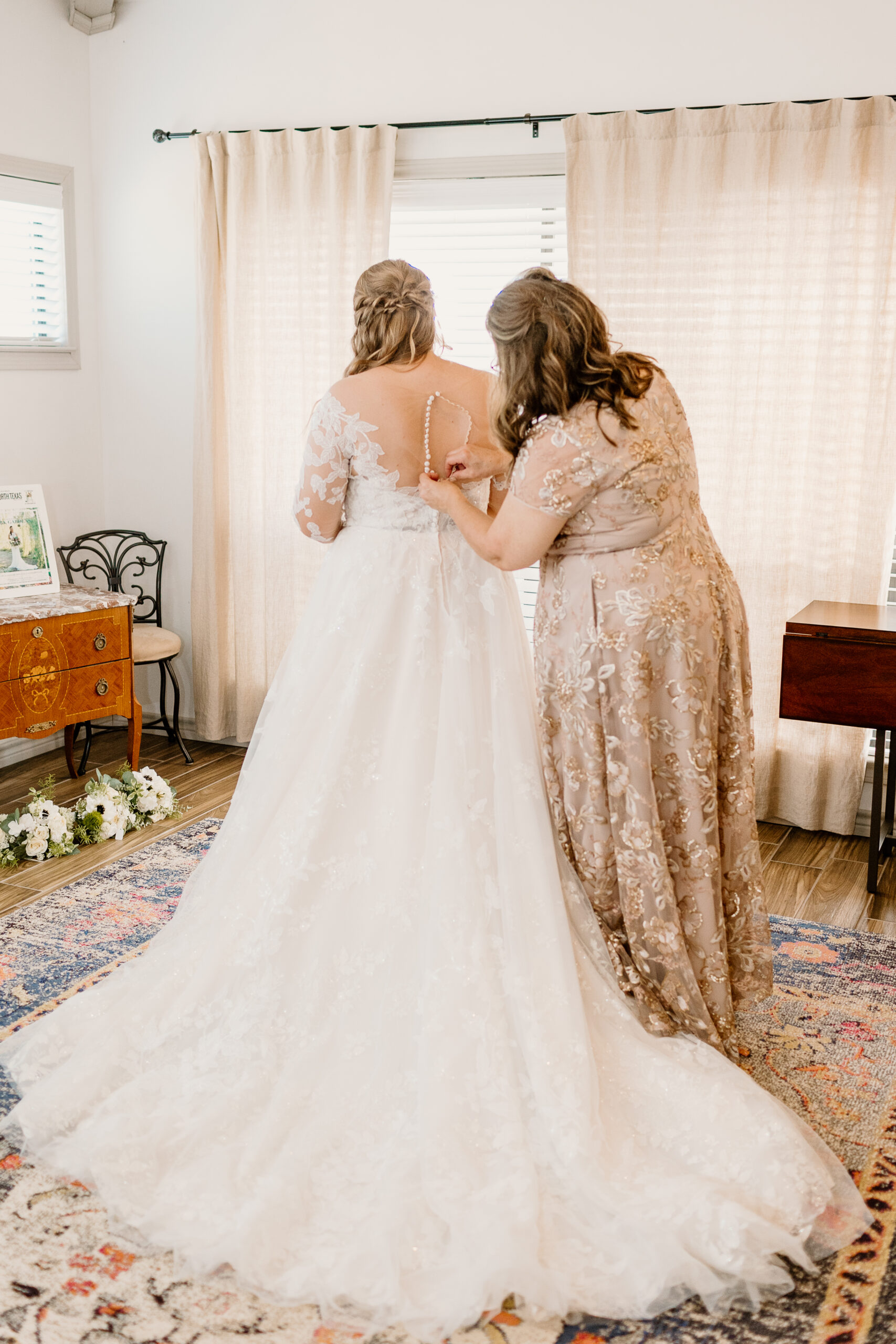 Elegant Clark Gardens Wedding | honeywildphotography.com