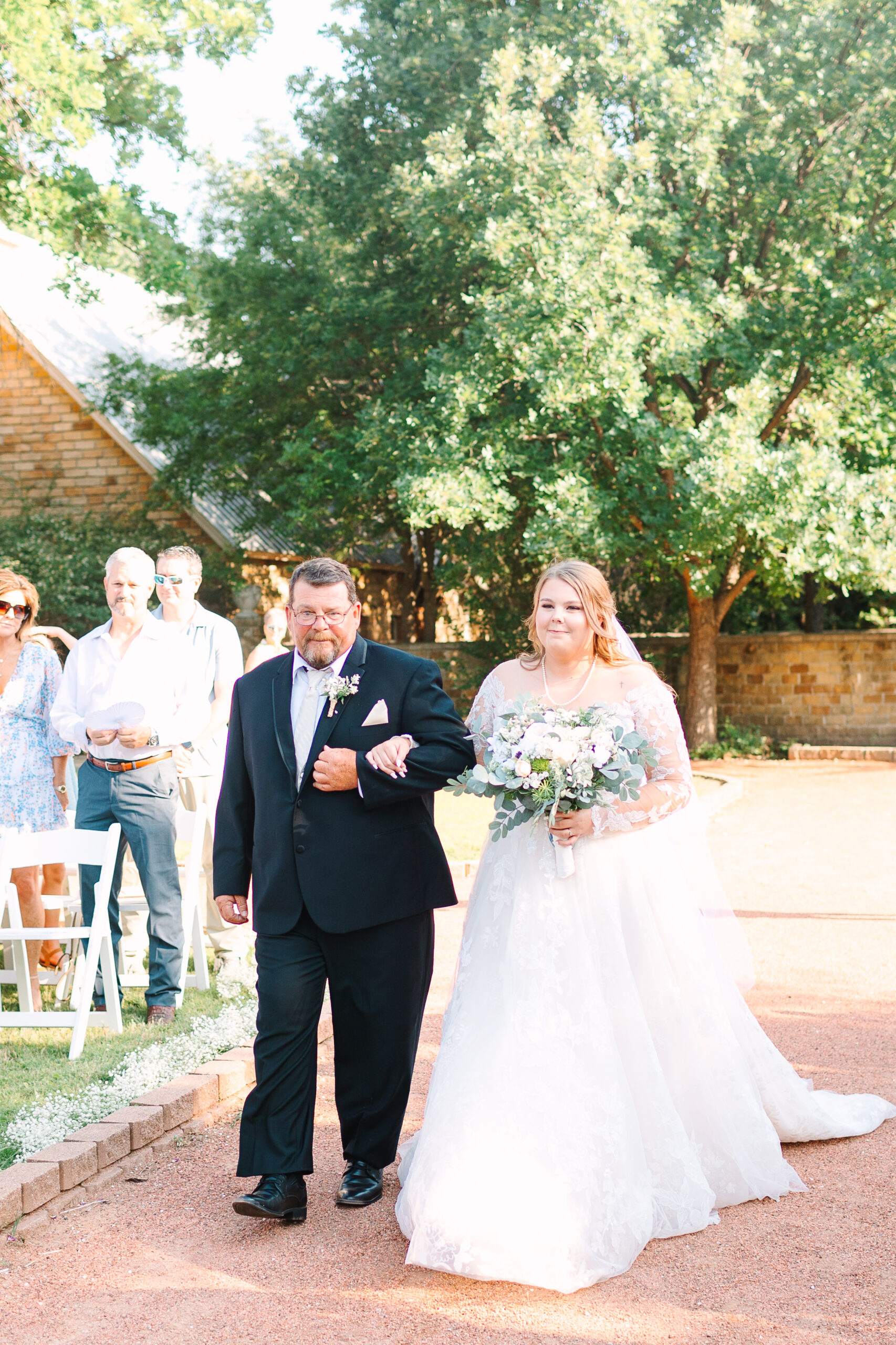 Elegant Clark Gardens Wedding | honeywildphotography.com